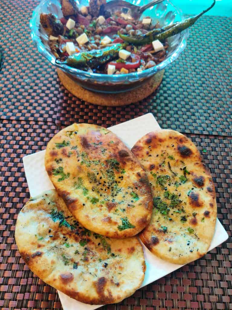 Amritsari Kulcha Recipe Without Yeast | Aloo Kulcha Recipe